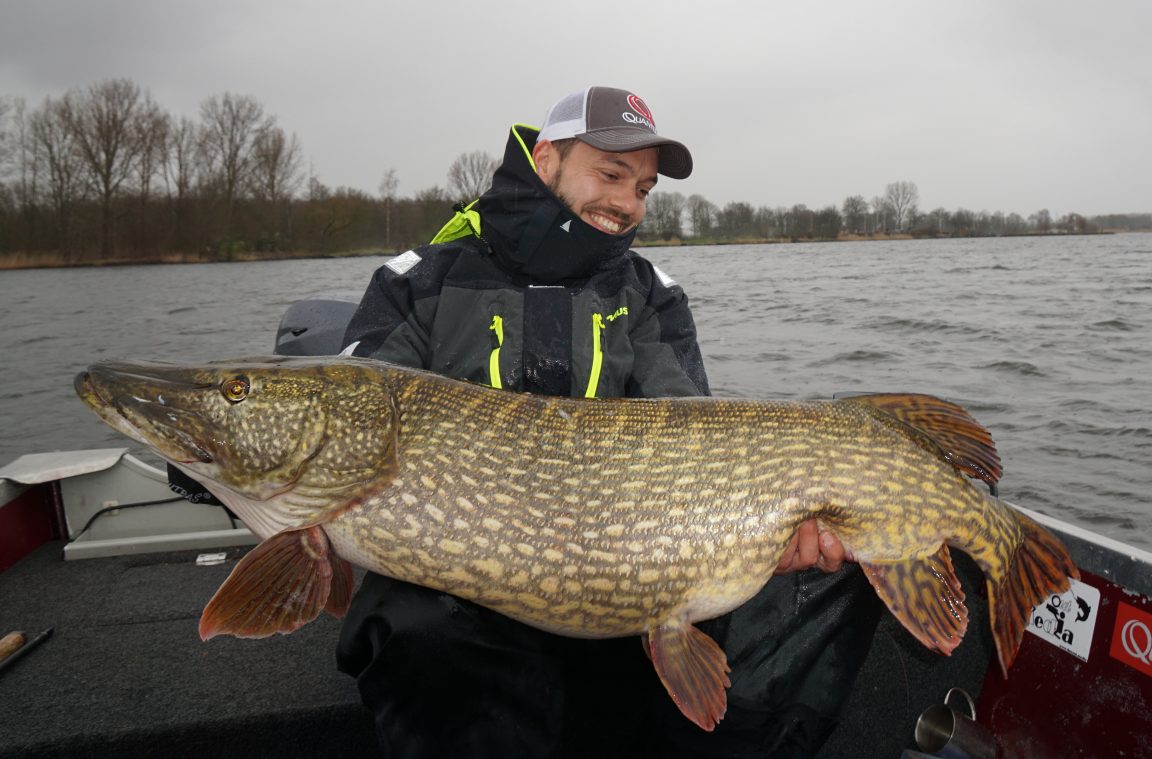 Quantum Teamangler fängt Hecht-Giganten - Rute & Rolle